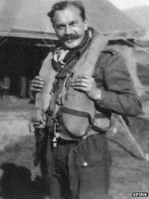 Ronald Berry Spitfire pilot's WW2 medals for sale - BBC News