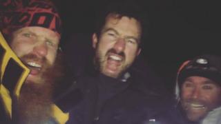Bearded adventurer Sean Conway sails length of UK - BBC News