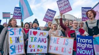 Kathleen Stock: Protests at Oxford Union as talk goes ahead - BBC News