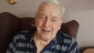 Royal Marines veteran Fred Ames celebrates 100th birthday - BBC News