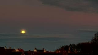 Your pictures of the supermoon over Scotland - BBC News