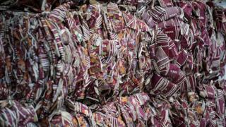 Recycling: Why is it so confusing? - BBC News