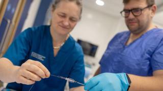 Dundee and US surgeons achieve world-first stroke surgery using robot ...
