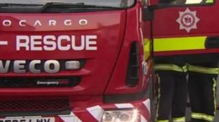 Children evacuated from school bus blaze in Devon - BBC News