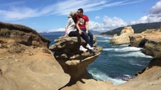 Rare Oregon rock formation 'toppled' - BBC News