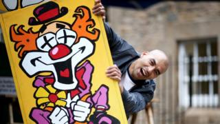 Edinburgh Fringe funniest joke: Lorna Rose Treen's zookeeper pun - BBC News