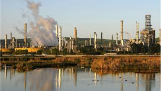 Shell chief's pay doubles to 143 times average UK employee's - BBC News