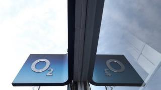 O2-Three merger threatens long-term damage, says CMA - BBC News