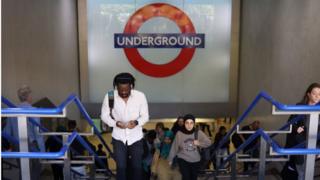 Metro Memory Game: Tube station challenge becomes commuter hit - BBC News