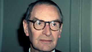 Samaritans founder Chad Varah honoured with Barton birthplace plaque ...