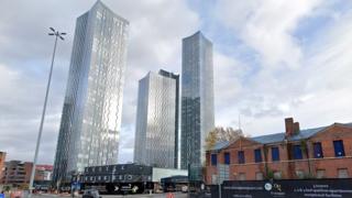 Plans to build Manchester's tallest skyscraper put forward - BBC News