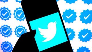 Twitter's blue tick restored to high profile accounts - BBC News