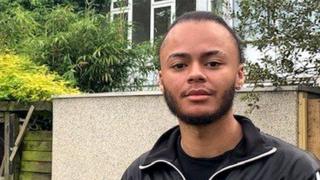 Croydon flat block to be emptied for major repair works - BBC News