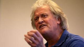 Tim Martin: Wetherspoon boss knighted in New Year Honours - BBC News