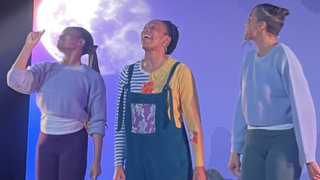 British Sign Language to be introduced as GCSE in England - BBC News