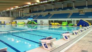 Newry: Swimming pool to reopen after repairs to faulty floor - BBC News