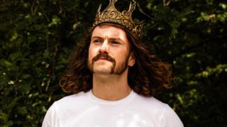 'King of Chemo' Iain Ward aims to break marathon fundraising record ...
