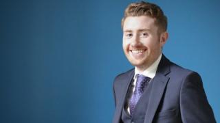 Lawyer warning after Hamilton Sheriff Court sits for 10 hours - BBC News