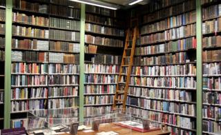 The 250-year-old subscription library thriving in a digital world - BBC ...
