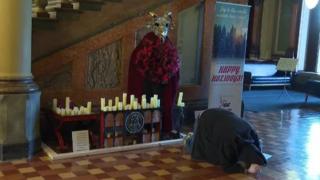 US man faces hate crime over damage to Satanic Temple display in Iowa ...