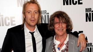 No regrets as ex-drugs smuggler Howard Marks lives with cancer - BBC News