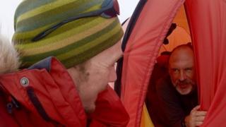 Army captain is first Briton to cross Antarctica solo - BBC News