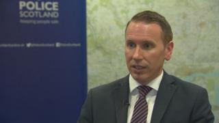 Steven Donaldson murder: Three jailed for killing oil worker - BBC News