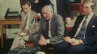 Yorkshire Ripper hoaxer Wearside Jack dies - BBC News