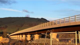 Dyfi bridge: New road opens tackling long diversion - BBC News