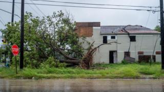 Storm Beryl kills eight and cuts power for millions - BBC News