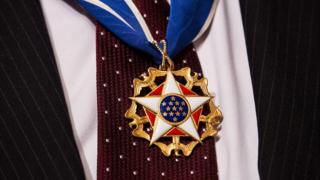 Elvis Presley gets US Presidential Medal of Freedom - BBC News