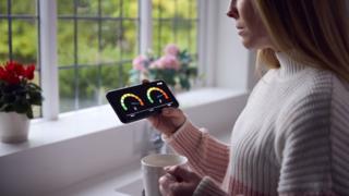 How do smart meters work and how do I know if mine is broken? - BBC News