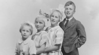 Who inspired Roald Dahl's Mrs Pratchett character? - BBC News