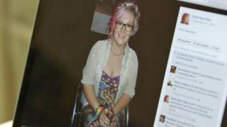 'Pretty Cripples' and the people turned on by disability - BBC News