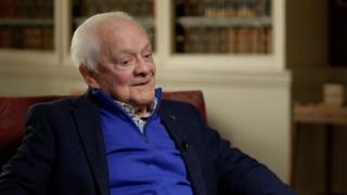 TV star David Jason discovers daughter, 52, by Port Talbot ex - BBC News