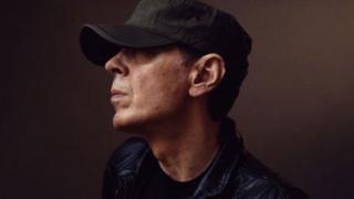 Scott Walker: A life in music in pictures - BBC News