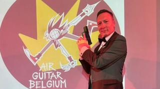 Henley air guitar player out of world championships - BBC News