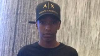 Camberwell stabbing: Drill rapper Incognito killed - BBC News