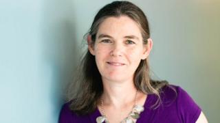 'Top universities to offer full degrees online in five years' - BBC News