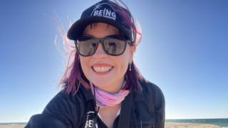 The world's eclipse chasers arrive in North America - BBC News