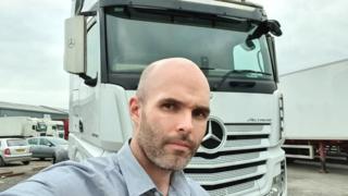 Government to shorten HGV driver testing process - BBC News