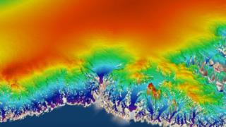 Arctic Ocean shipping routes 'to open for months' - BBC News