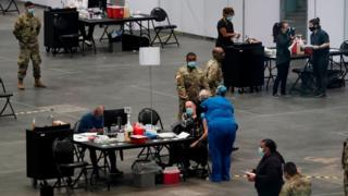 Covid-19: Was US vaccine rollout a 'dismal failure' under Trump? - BBC News