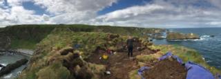 Bones and wall uncovered at clifftop fort in Aberdeenshire - BBC News