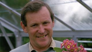 Gardens founded by TV presenter Geoff Hamilton turn 40 - BBC News