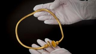 Pictures: Earliest Iron Age gold jewellery ever found discovered - BBC ...