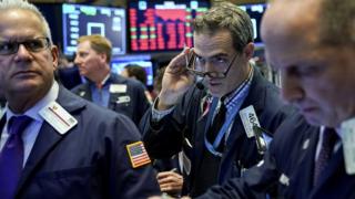 Wall Street sees red as tech shares plunge - BBC News