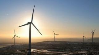 Scout Moor: Largest onshore windfarm in England could be built - BBC News