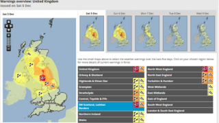 Red Warning as Storm Desmond batters parts of Scotland - BBC News