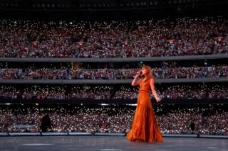 Eras Tour: Taylor Swift performs to largest crowd of her career in ...
